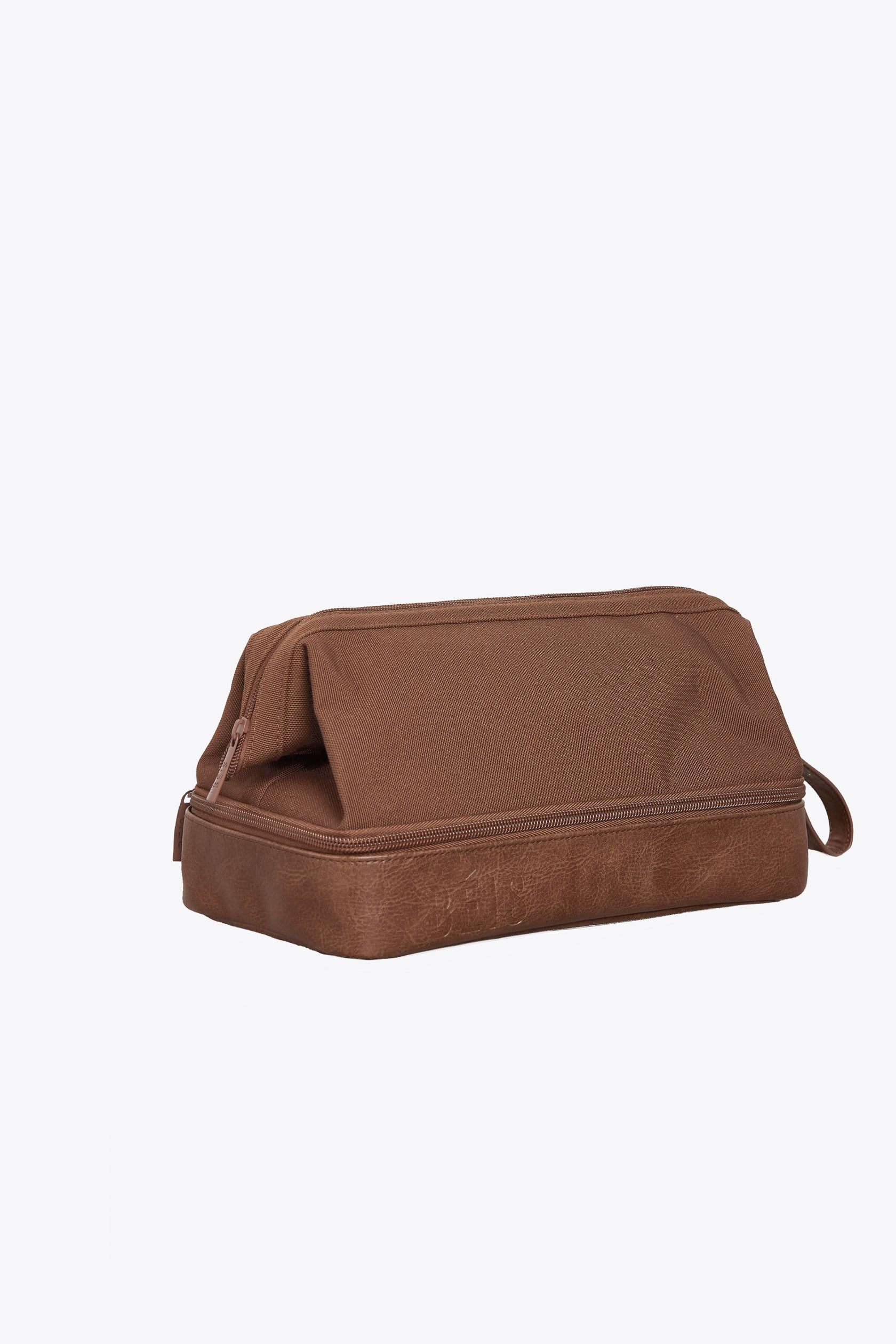 BÉIS 'The Dopp Kit' In Maple - Brown Travel Toiletry Bag & Toiletry Kit