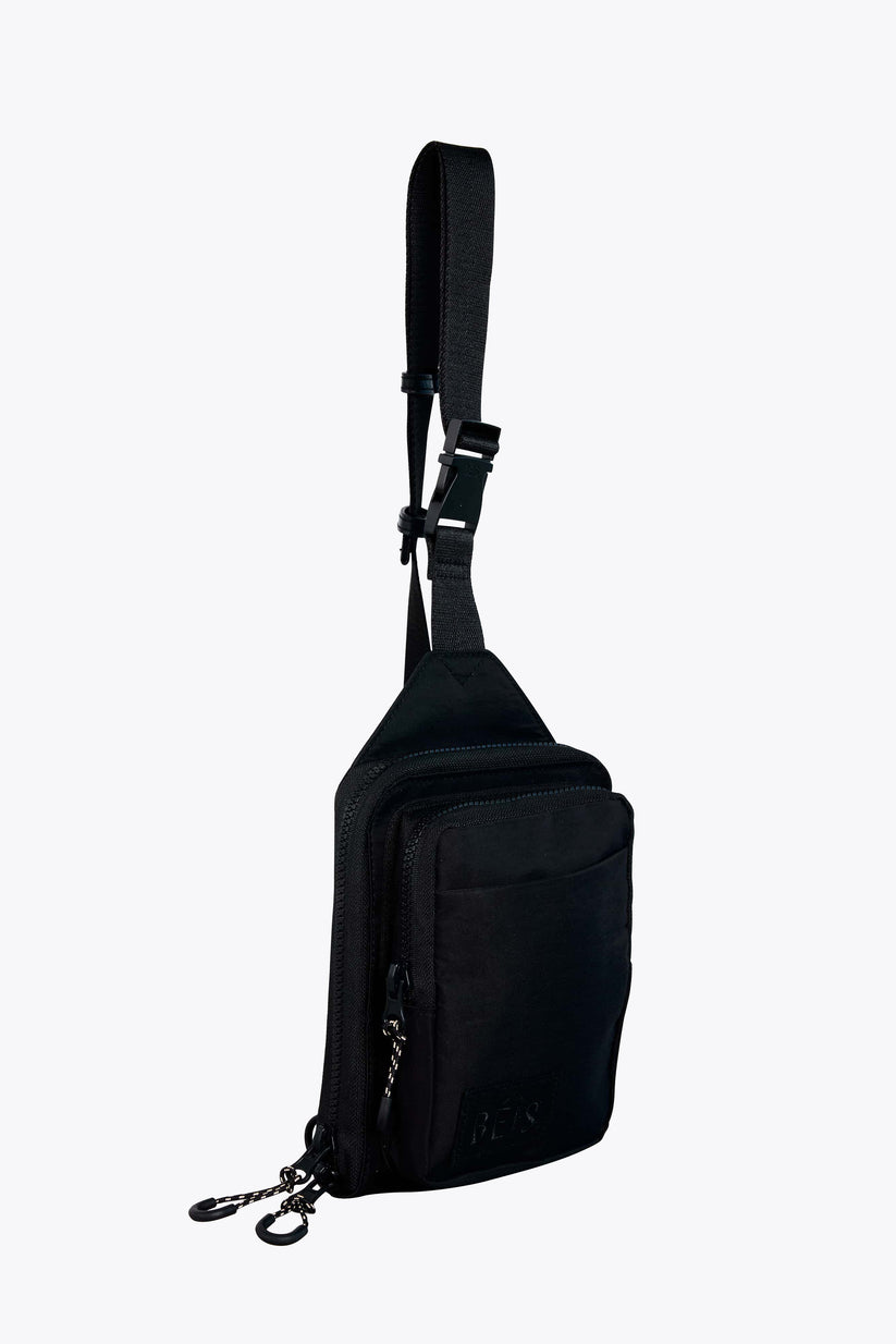 BÉIS 'The Sport Sling' in Black - Crossbody Athletic Gym Bag