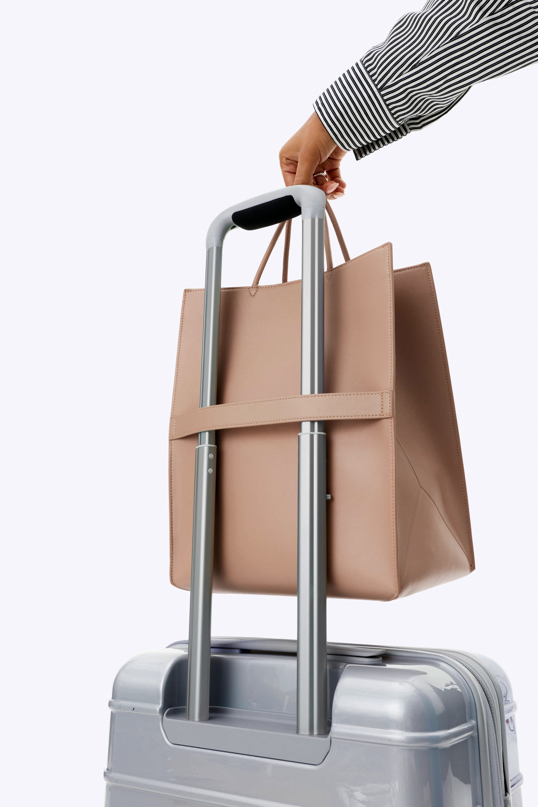 BÉIS x Chipotle 'The Take Out Bag' in Brown
