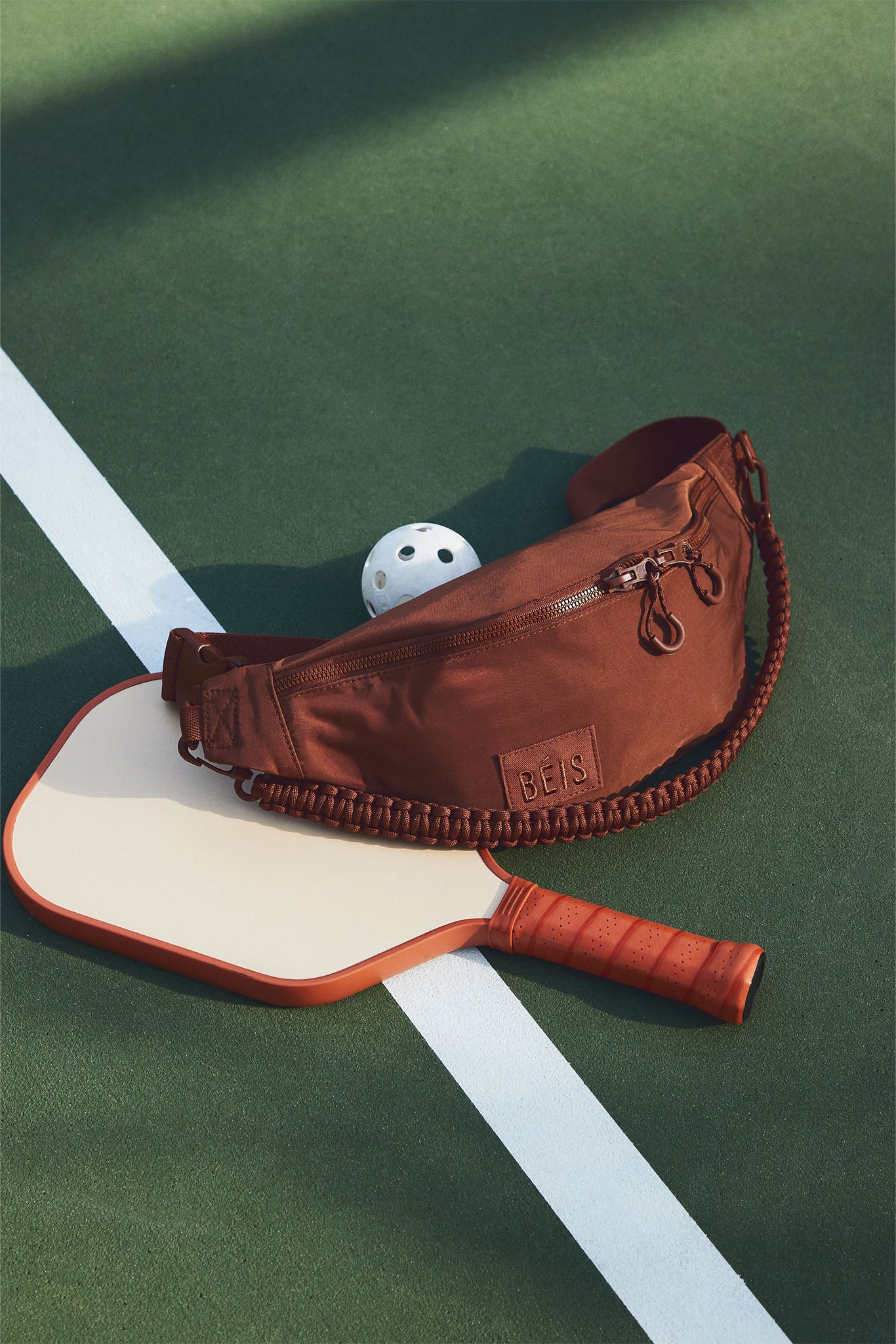 BÉIS 'The Sport Pack' in Maple - Brown Crossbody Fanny Pack & Sling Bag