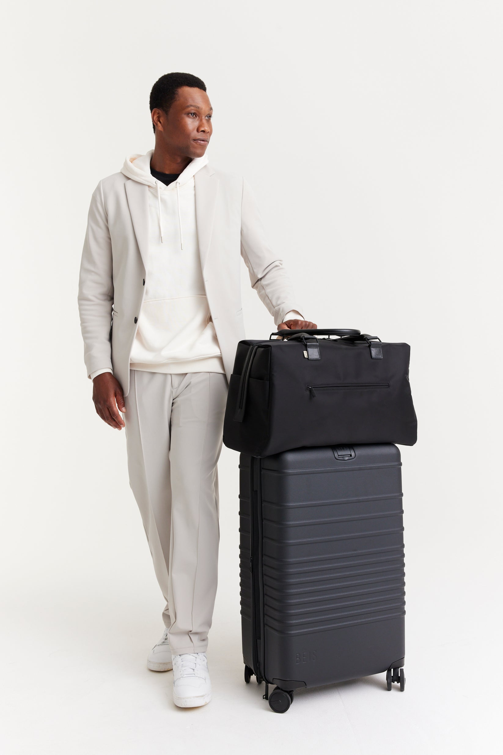 BÉIS 'The Commuter Duffle' In Black - Black Duffle Bag & Overnight Bag