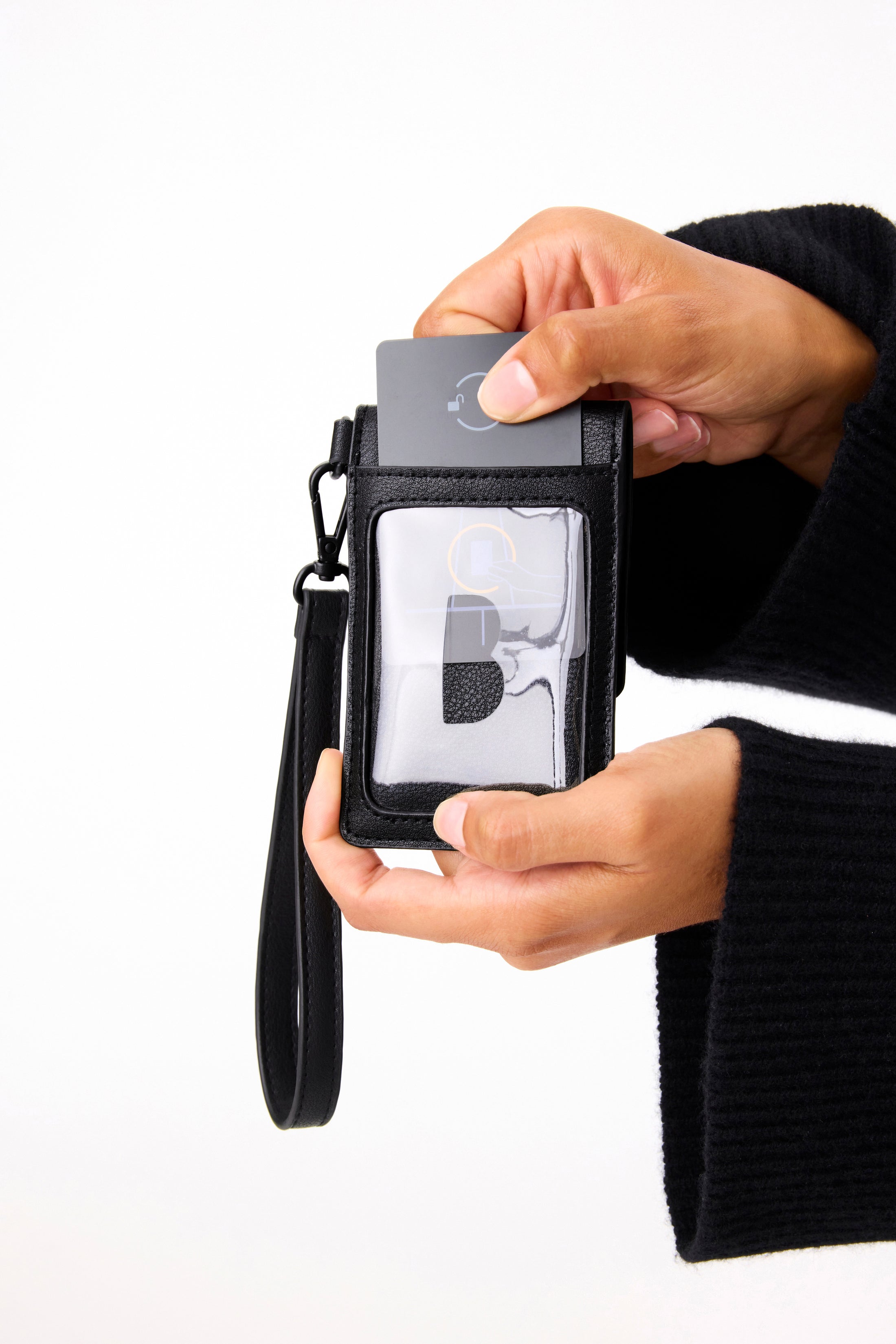 BÉIS 'The ID Wristlet' in Black - Black Card & ID Holder Wristlet