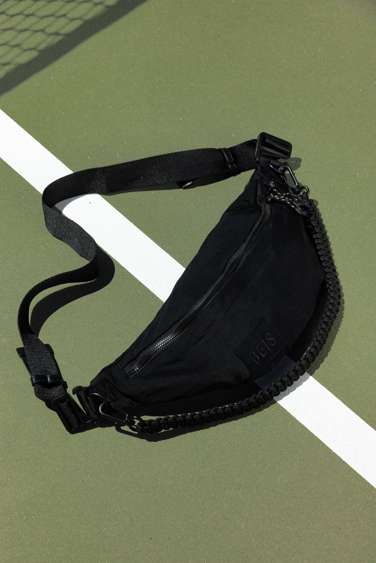BÉIS 'The Sport Pack' in Black - Black Travel Fanny Pack