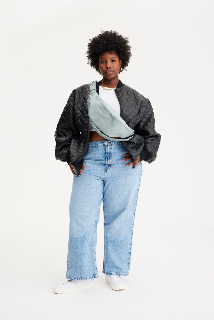 BÉIS 'The Sport Pack' in Slate - Chic, Green Belt Bag