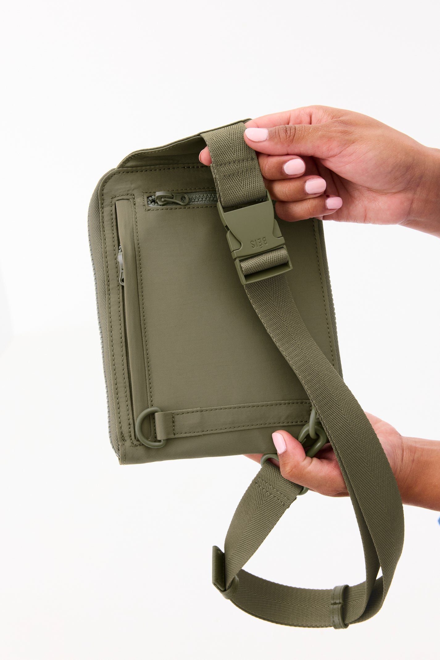 BÉIS 'The Sport Sling' in Olive - Olive Green Crossbody Sling Bag ...