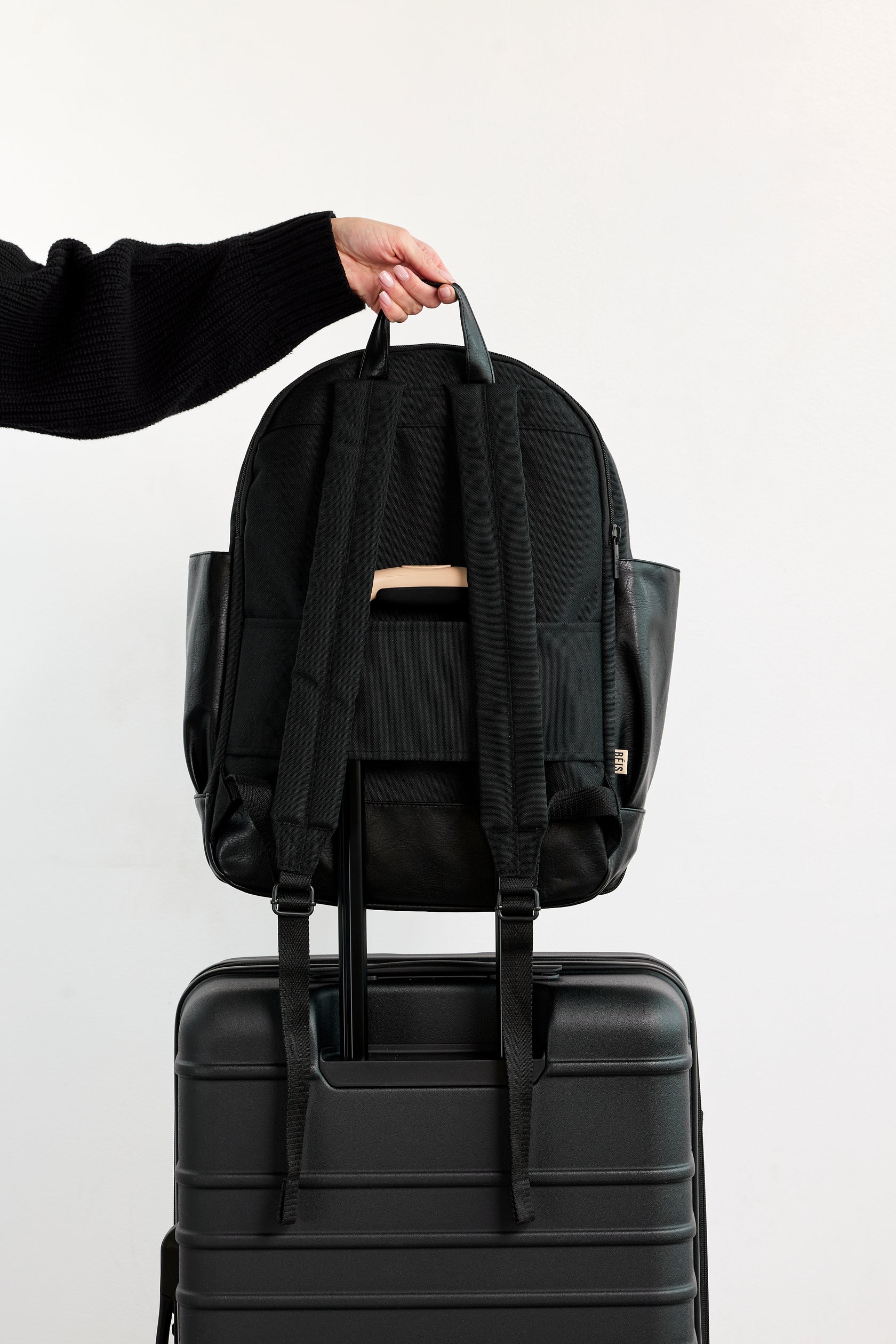 BÉIS 'The Backpack' in Black - Black Carry-On Travel Backpack & Laptop ...