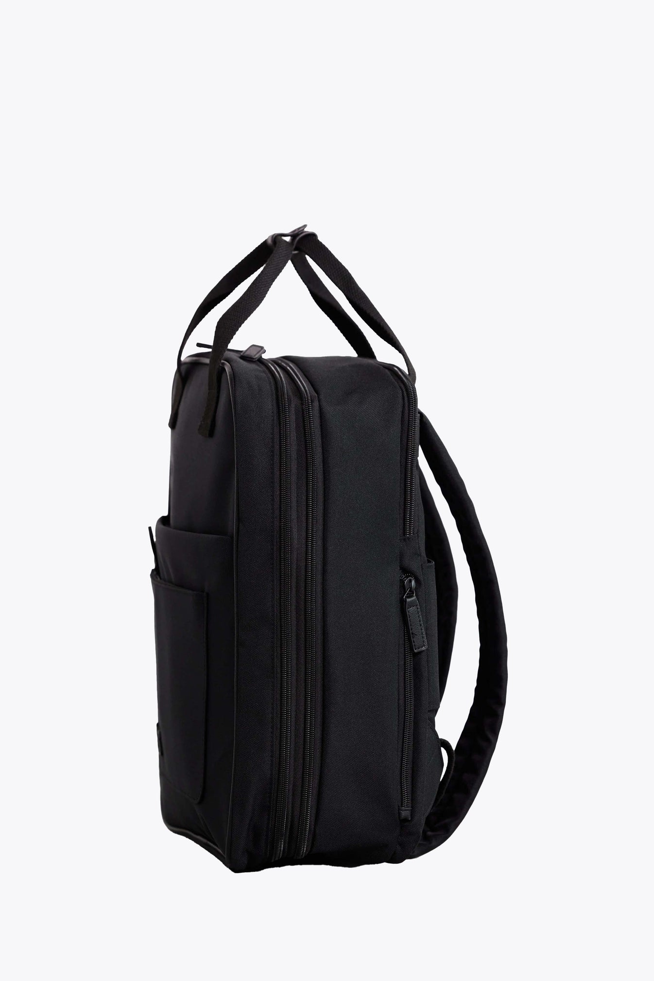 BÉIS 'The Expandable Backpack' in Black - Laptop Backpack In Black