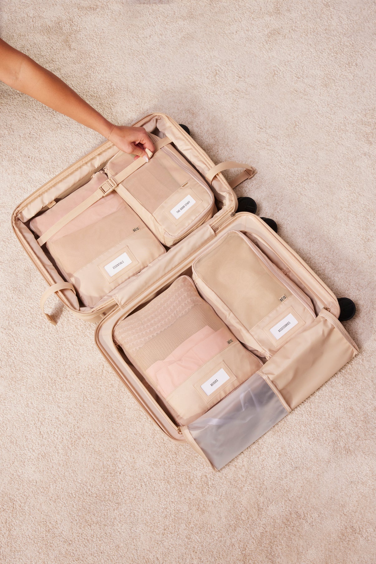 BÉIS 'The Compression Packing Cubes 4pc' in Beige - 4 Piece Set Of ...