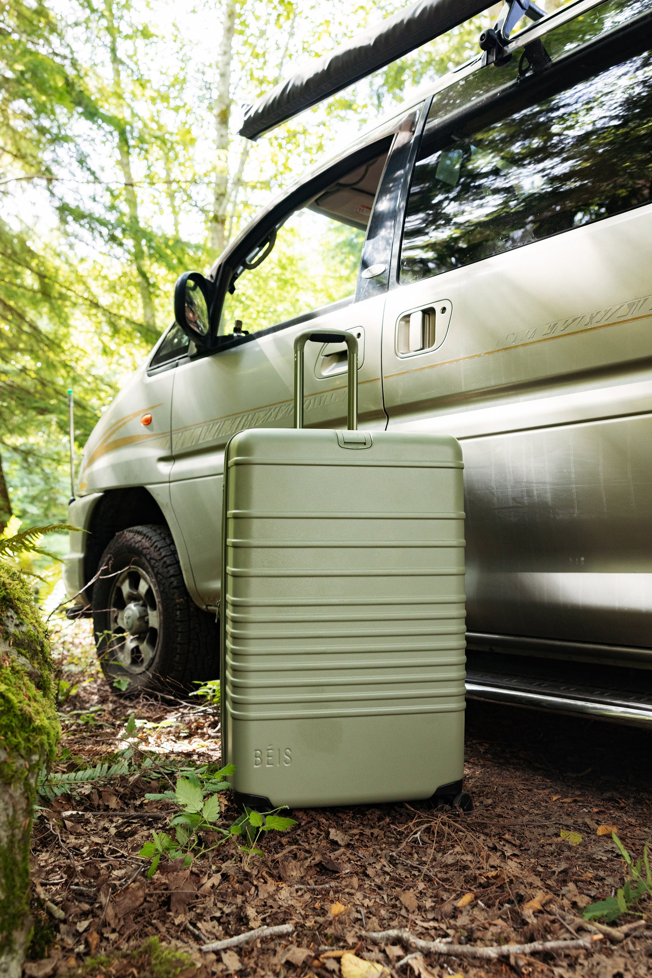 BÉIS 'The Large Check-In Roller' in Olive - Olive Green Large 29" Check ...