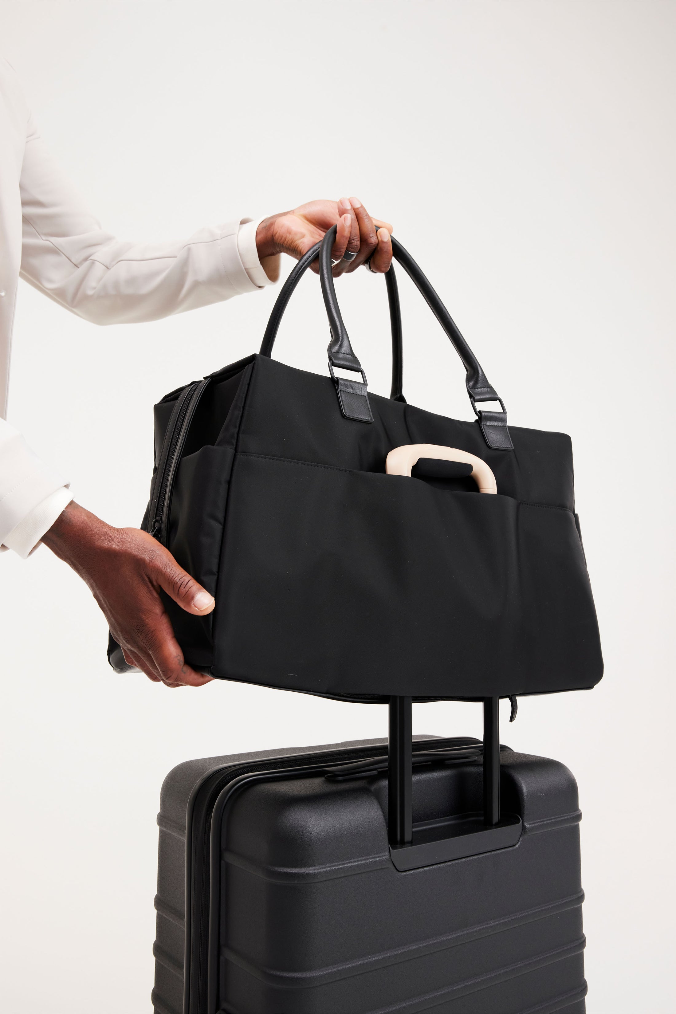 BÉIS 'The Commuter Duffle' In Black - Black Duffle Bag & Overnight Bag