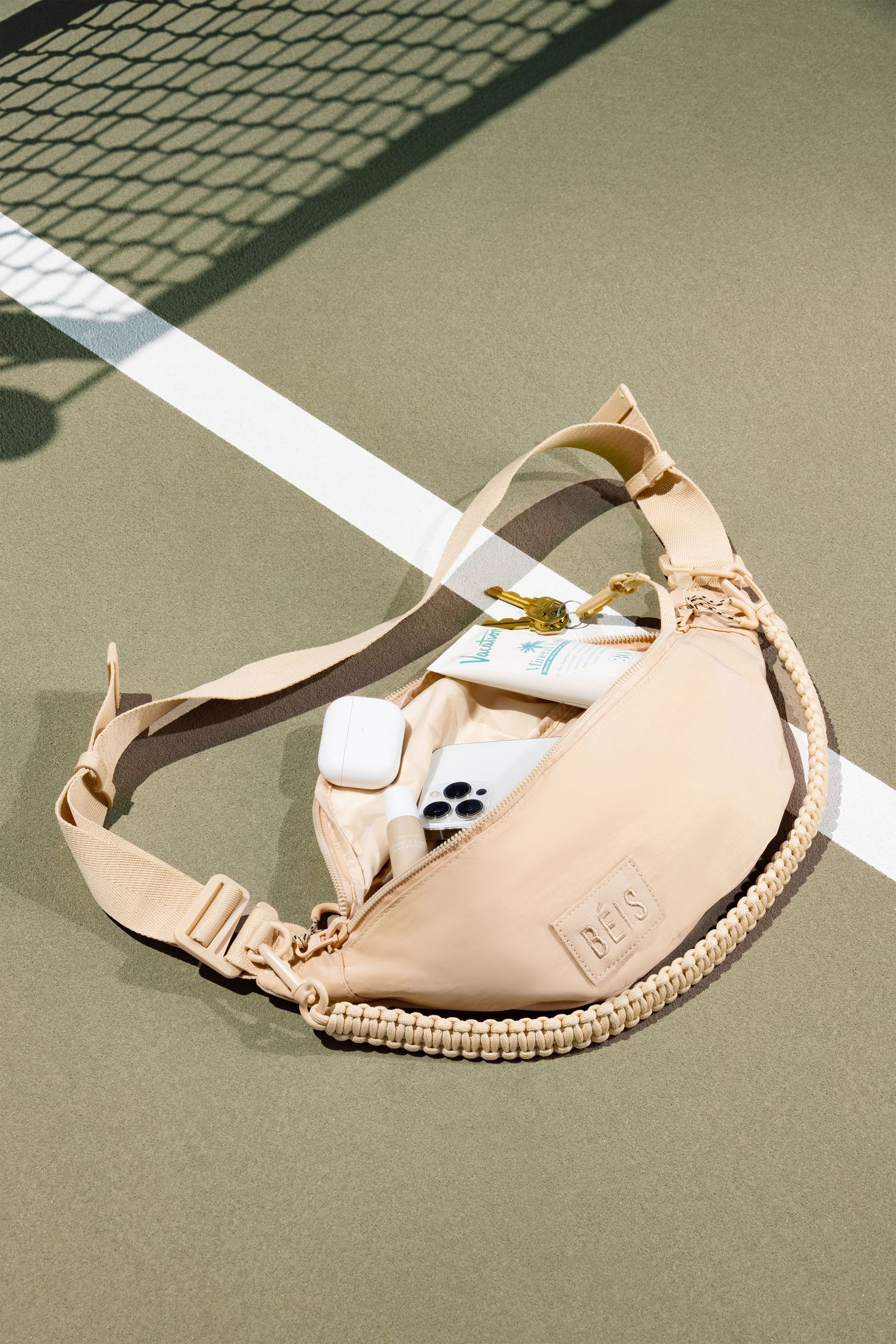 BÉIS 'The Sport Pack' in Beige - Athletic Fanny Pack For Sports