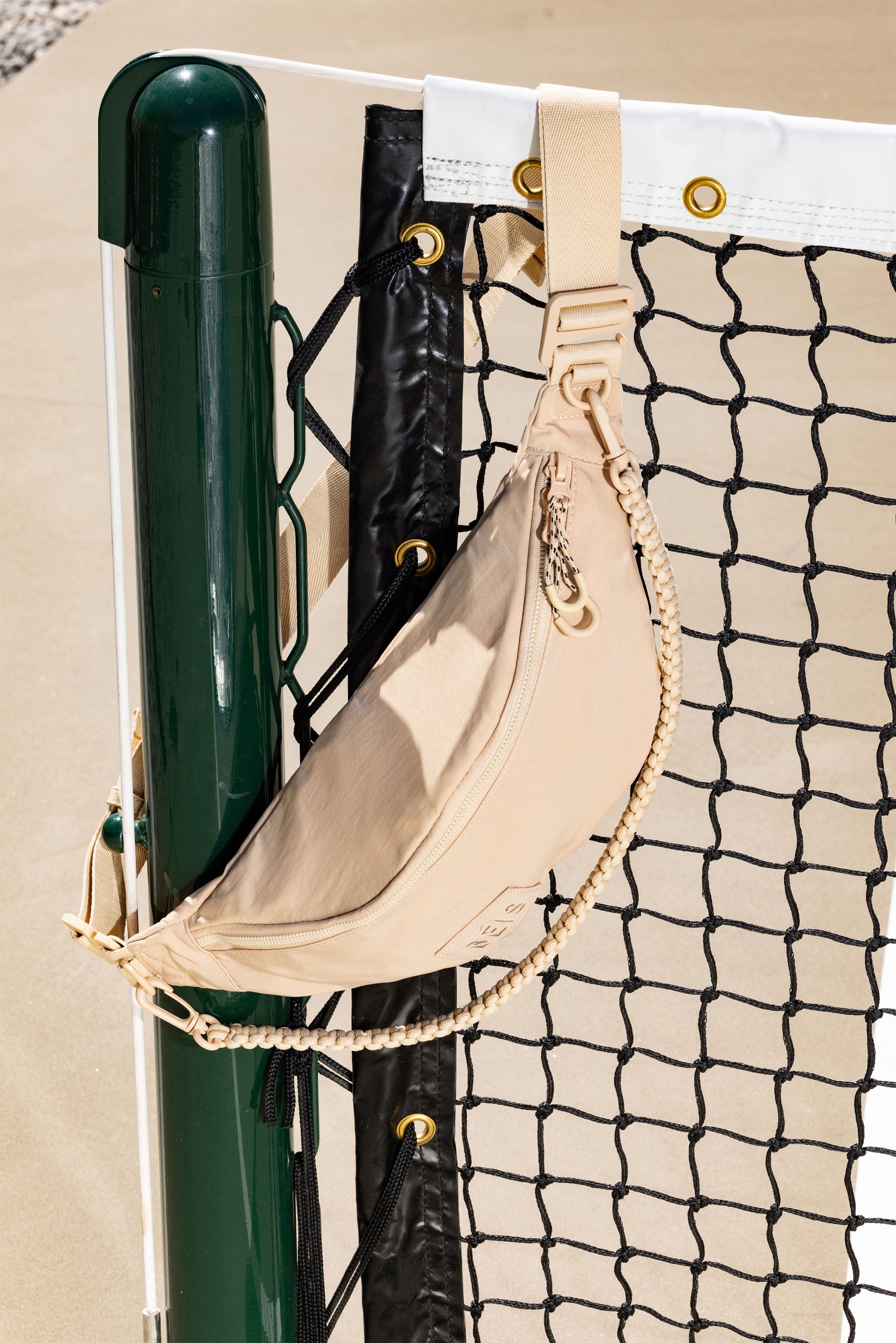 BÉIS 'The Sport Pack' in Beige - Athletic Fanny Pack For Sports