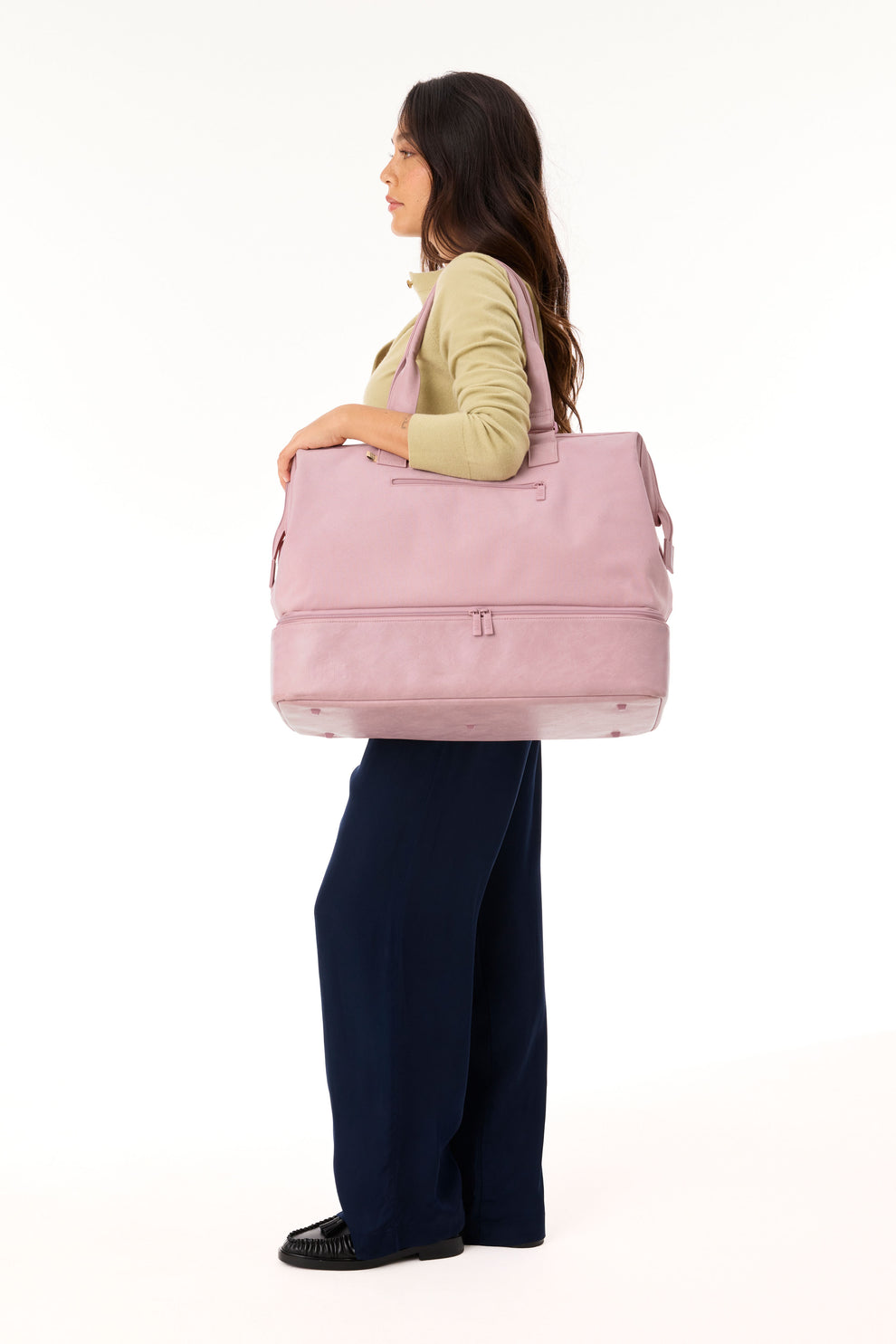 BÉIS 'The Weekender' in Atlas Pink - Weekender Travel Bag in Pink