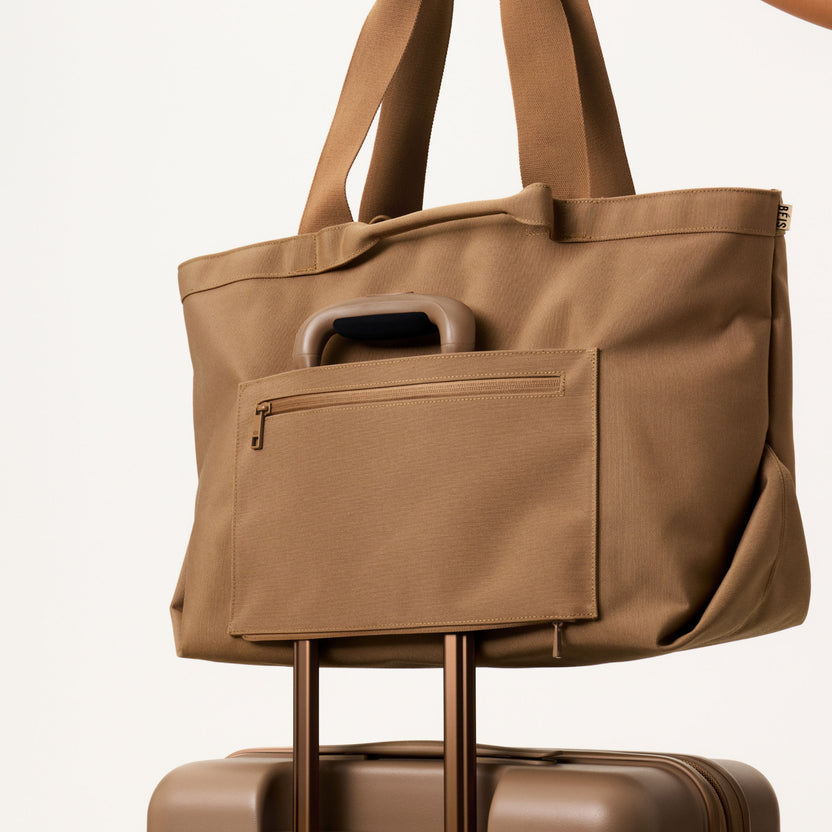 BÉIS 'The Travel Tote' in Camel - Best Large Travel Tote Bag with ...