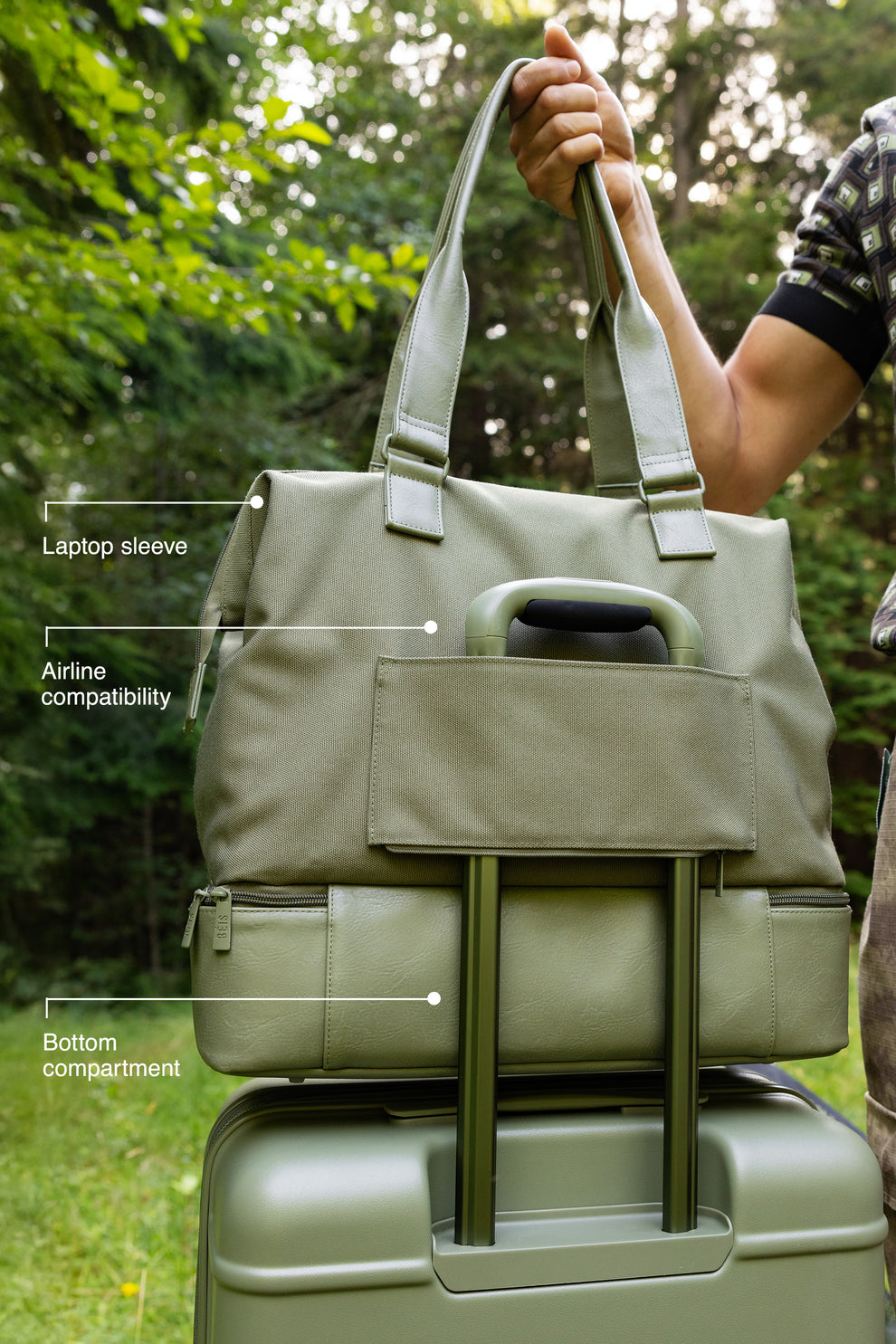 BÉIS 'The Mini Weekender' in Olive - Small Olive Green Duffle & Weekend Bag
