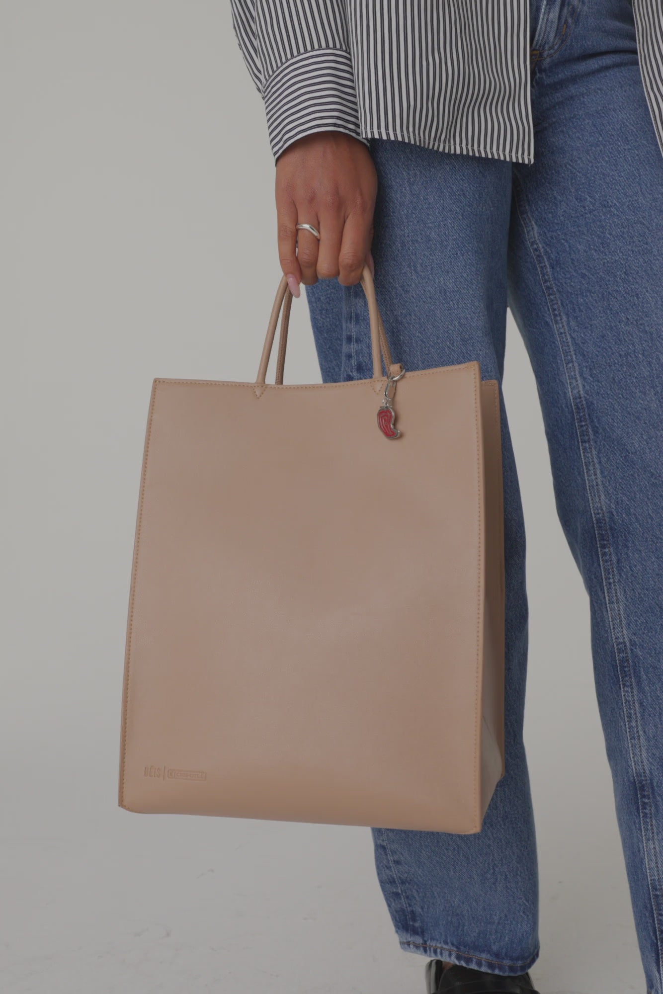 BÉIS x Chipotle 'The Take Out Bag' in Brown