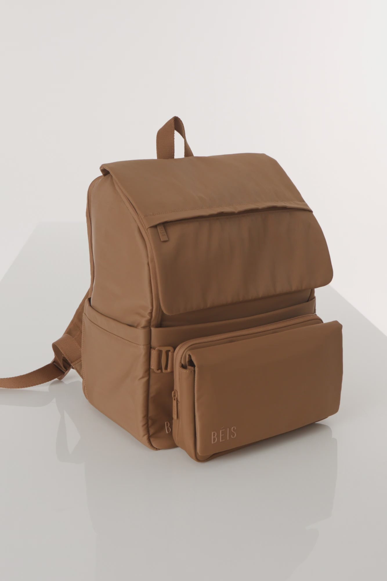 BÉIS 'The Ultimate Diaper Backpack' in Camel - Diaper Bag Backpack in ...