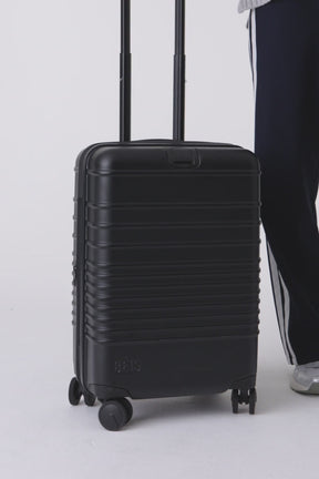 BÉIS 'The Carry-On Roller' in All Black - All Black Carry On Rolling ...