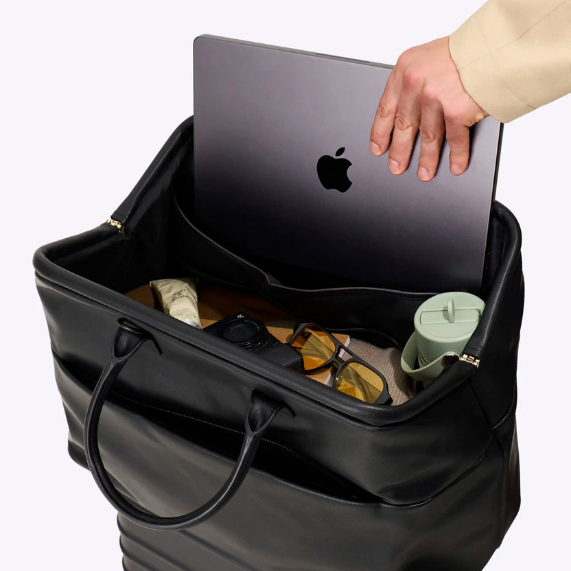 BÉIS 'The Essential Weekender' in Black - Black Weekender Bag & Overnight Bag with Wide Opening