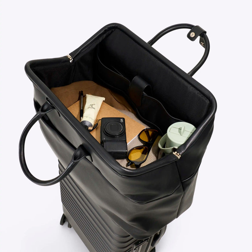 BÉIS 'The Essential Weekender' in Black - Black Weekender Bag & Overnight Bag with Wide Opening