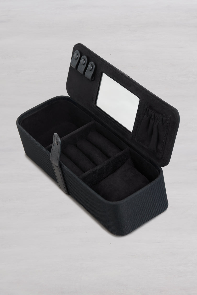 BÉIS 'The Jewelry Case' in Black - Small Travel Jewelry Case