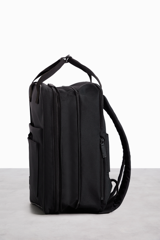 BÉIS 'The Expandable Backpack' in Black - Laptop Backpack In Black