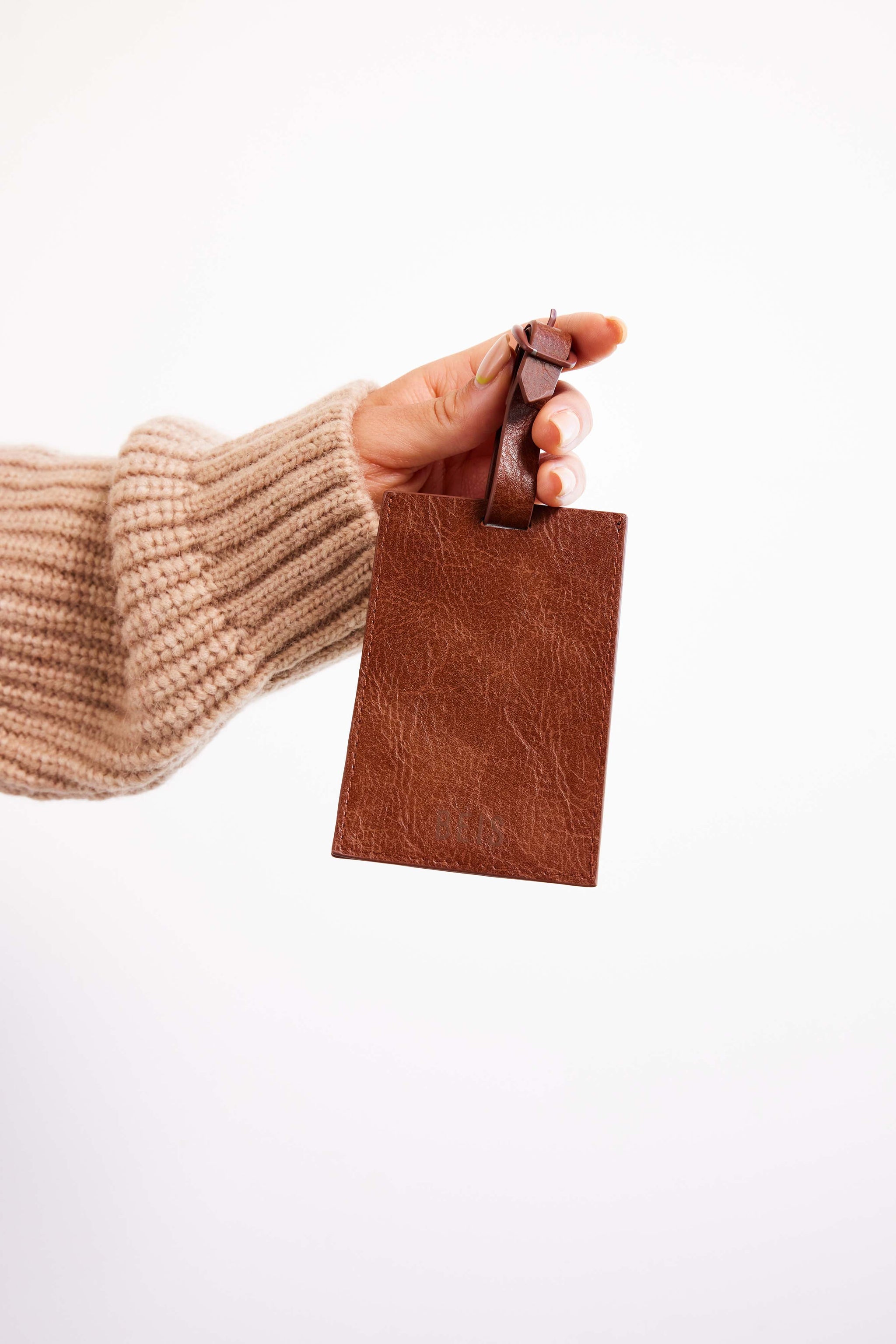 BÉIS 'The Passport & Luggage Tag Set' in Brown - Luggage Tag & Passport ...